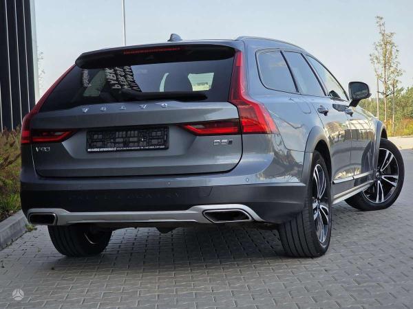 Pelēks Volvo V90 2018 Viļņa, ar dzinēja tilpumu 1.97 L un nobraukumu 224 tūkst. km par 21900 €, foto 7 vietnē AUTOMOTO.COM.LV