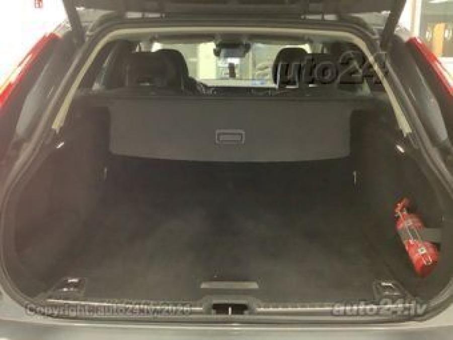 Pelēks Volvo V90 2018 Tallina, ar dzinēja tilpumu 2.00 L un nobraukumu 193 tūkst. km par 15990 €, foto 8 vietnē AUTOMOTO.COM.LV