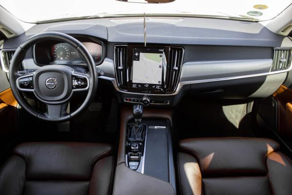 Pelēks Volvo V90 2018 Kauņa, ar dzinēja tilpumu 2.00 L un nobraukumu 319 tūkst. km par 12800 €, foto 9 vietnē AUTOMOTO.COM.LV