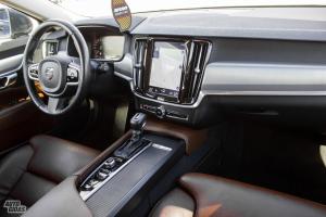 Grey Volvo V90 2018 in Kaunas, with an engine capacity of 2.00 L and mileage of 319 thousand km for 12800 €, photo 10 on AUTOMOTO.COM.LV
