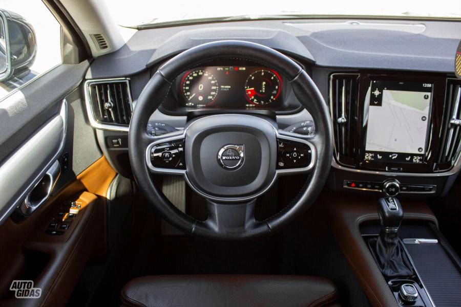 Grey Volvo V90 2018 in Kaunas, with an engine capacity of 2.00 L and mileage of 319 thousand km for 12800 €, photo 11 on AUTOMOTO.COM.LV
