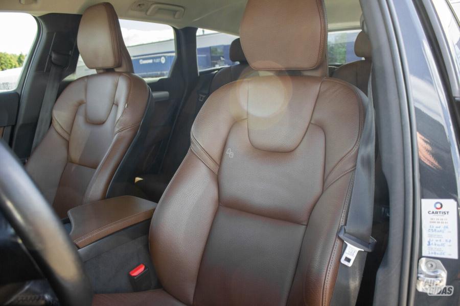 Grey Volvo V90 2018 in Kaunas, with an engine capacity of 2.00 L and mileage of 319 thousand km for 12800 €, photo 12 on AUTOMOTO.COM.LV