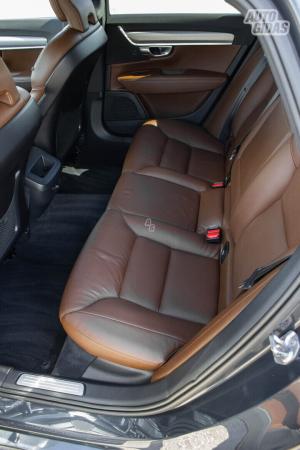 Grey Volvo V90 2018 in Kaunas, with an engine capacity of 2.00 L and mileage of 319 thousand km for 12800 €, photo 14 on AUTOMOTO.COM.LV
