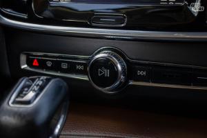 Grey Volvo V90 2018 in Kaunas, with an engine capacity of 2.00 L and mileage of 319 thousand km for 12800 €, photo 19 on AUTOMOTO.COM.LV
