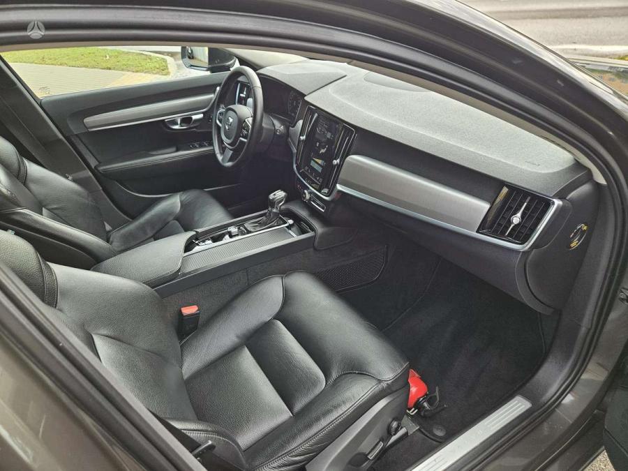 Pelēks Volvo V90 2018 Šauļi, ar dzinēja tilpumu 1.97 L un nobraukumu 249 tūkst. km par 14950 €, foto 17 vietnē AUTOMOTO.COM.LV