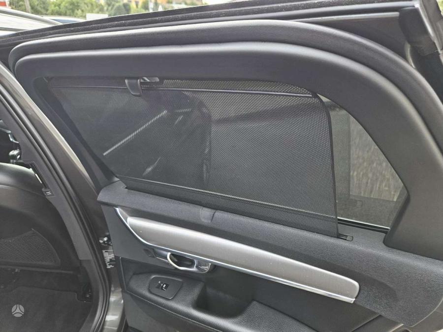 Pelēks Volvo V90 2018 Šauļi, ar dzinēja tilpumu 1.97 L un nobraukumu 249 tūkst. km par 14950 €, foto 28 vietnē AUTOMOTO.COM.LV