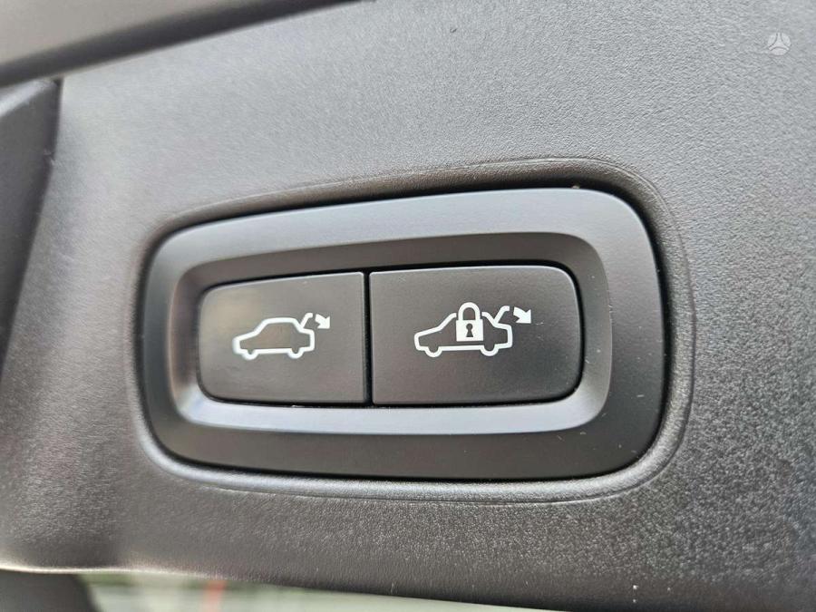 Pelēks Volvo V90 2018 Šauļi, ar dzinēja tilpumu 1.97 L un nobraukumu 249 tūkst. km par 14950 €, foto 32 vietnē AUTOMOTO.COM.LV