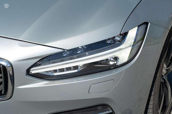 Grey Volvo V90 2018 in Vilnius, with an engine capacity of 1.97 L and mileage of 216 thousand km for 17500 €, photo 10 on AUTOMOTO.COM.LV