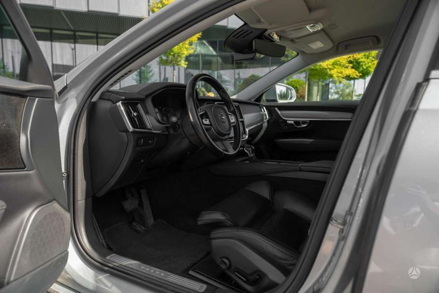 Pelēks Volvo V90 2018 Viļņa, ar dzinēja tilpumu 1.97 L un nobraukumu 216 tūkst. km par 17500 €, foto 15 vietnē AUTOMOTO.COM.LV