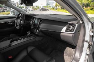Pelēks Volvo V90 2018 Viļņa, ar dzinēja tilpumu 1.97 L un nobraukumu 216 tūkst. km par 17500 €, foto 18 vietnē AUTOMOTO.COM.LV