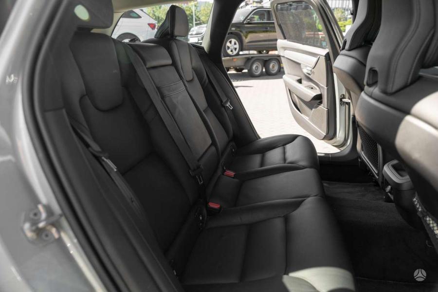 Pelēks Volvo V90 2018 Viļņa, ar dzinēja tilpumu 1.97 L un nobraukumu 216 tūkst. km par 17500 €, foto 21 vietnē AUTOMOTO.COM.LV