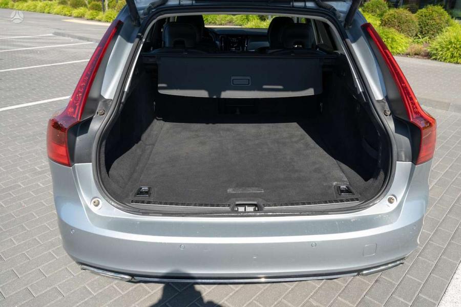 Pelēks Volvo V90 2018 Viļņa, ar dzinēja tilpumu 1.97 L un nobraukumu 216 tūkst. km par 17500 €, foto 22 vietnē AUTOMOTO.COM.LV