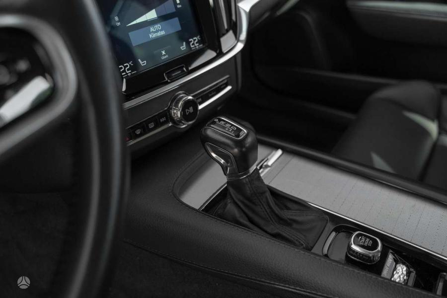 Pelēks Volvo V90 2018 Viļņa, ar dzinēja tilpumu 1.97 L un nobraukumu 216 tūkst. km par 17500 €, foto 38 vietnē AUTOMOTO.COM.LV