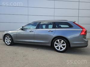 Grey Volvo V90 2018 in Riga, with an engine capacity of 2.00 L and mileage of 246 thousand km for 11450 €, photo 7 on AUTOMOTO.COM.LV