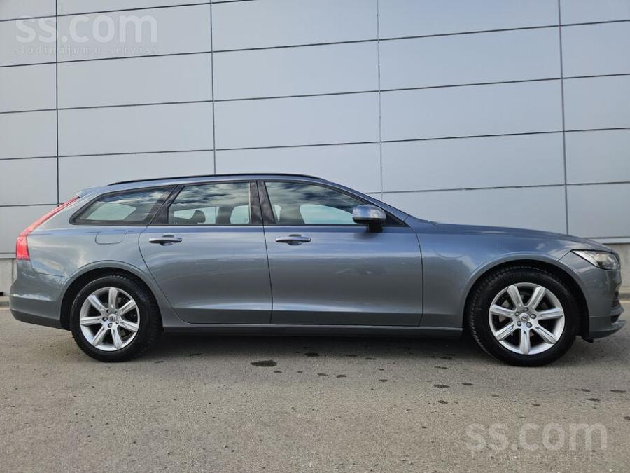 Grey Volvo V90 2018 in Riga, with an engine capacity of 2.00 L and mileage of 246 thousand km for 11450 €, photo 13 on AUTOMOTO.COM.LV