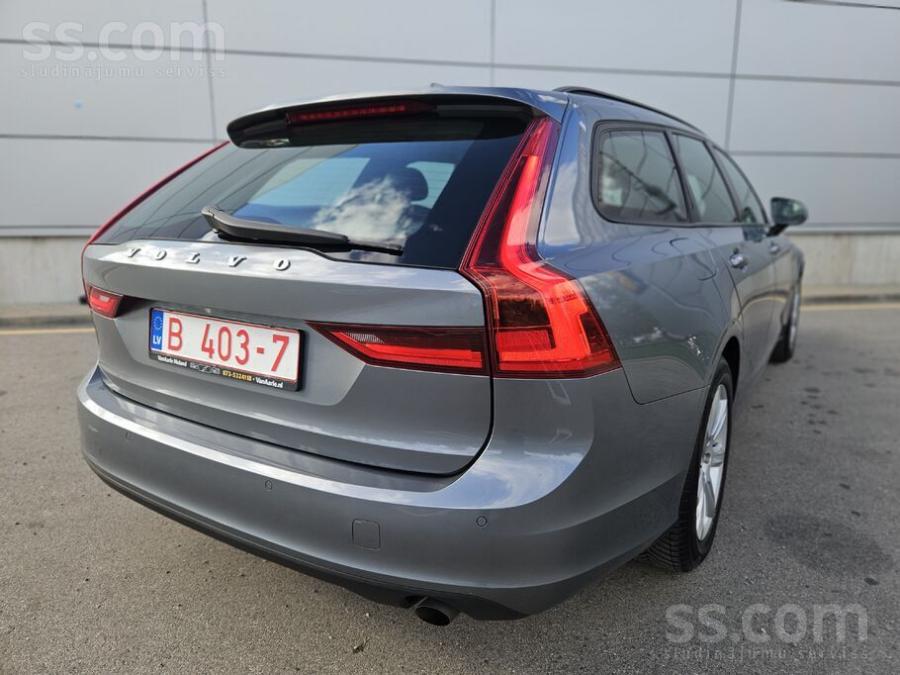 Grey Volvo V90 2018 in Riga, with an engine capacity of 2.00 L and mileage of 246 thousand km for 11450 €, photo 14 on AUTOMOTO.COM.LV