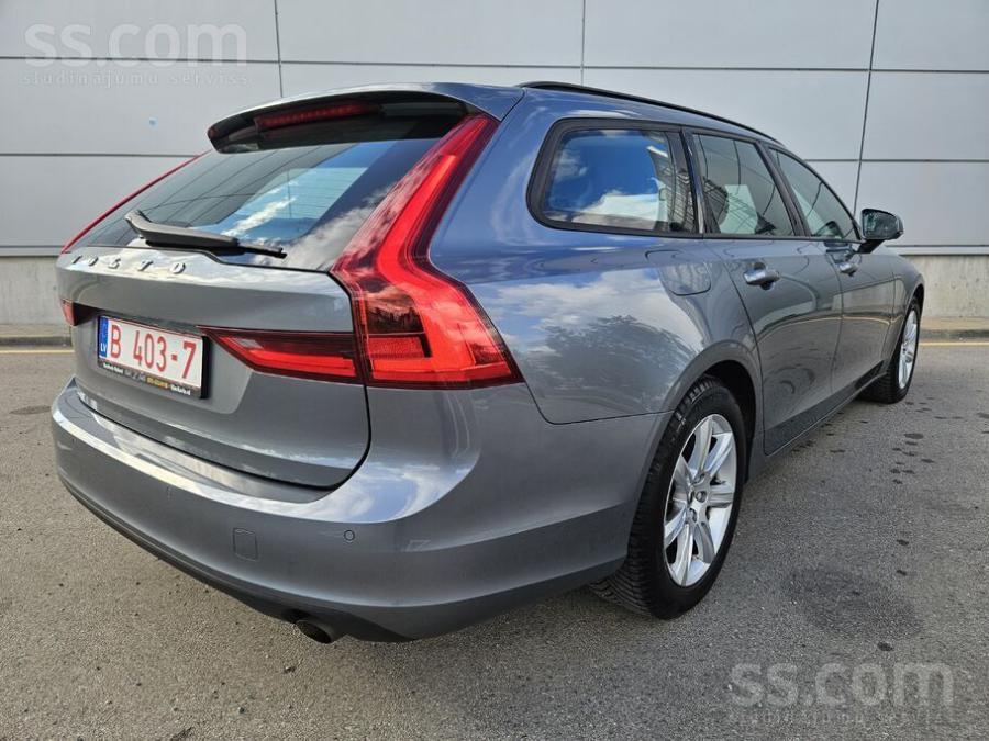 Grey Volvo V90 2018 in Riga, with an engine capacity of 2.00 L and mileage of 246 thousand km for 11450 €, photo 16 on AUTOMOTO.COM.LV