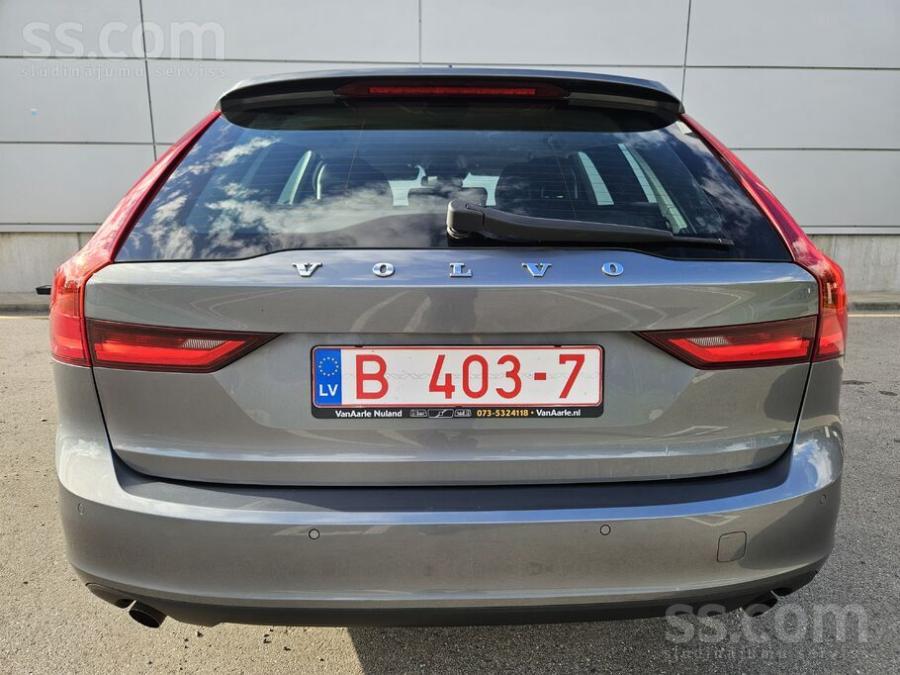 Grey Volvo V90 2018 in Riga, with an engine capacity of 2.00 L and mileage of 246 thousand km for 11450 €, photo 17 on AUTOMOTO.COM.LV