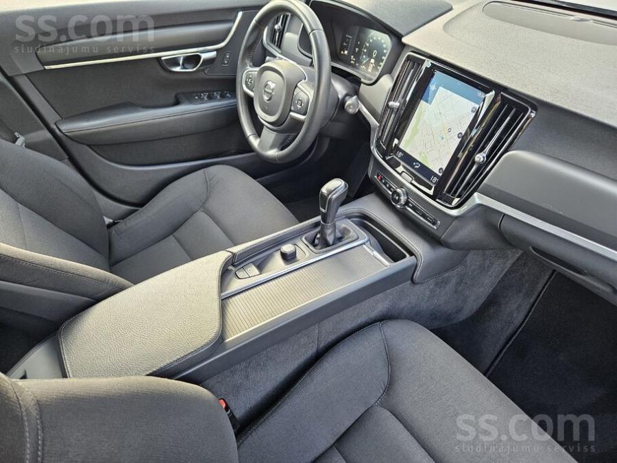 Grey Volvo V90 2018 in Riga, with an engine capacity of 2.00 L and mileage of 246 thousand km for 11450 €, photo 18 on AUTOMOTO.COM.LV