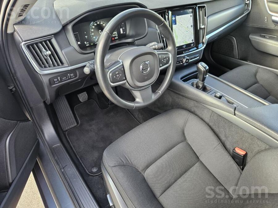 Grey Volvo V90 2018 in Riga, with an engine capacity of 2.00 L and mileage of 246 thousand km for 11450 €, photo 23 on AUTOMOTO.COM.LV