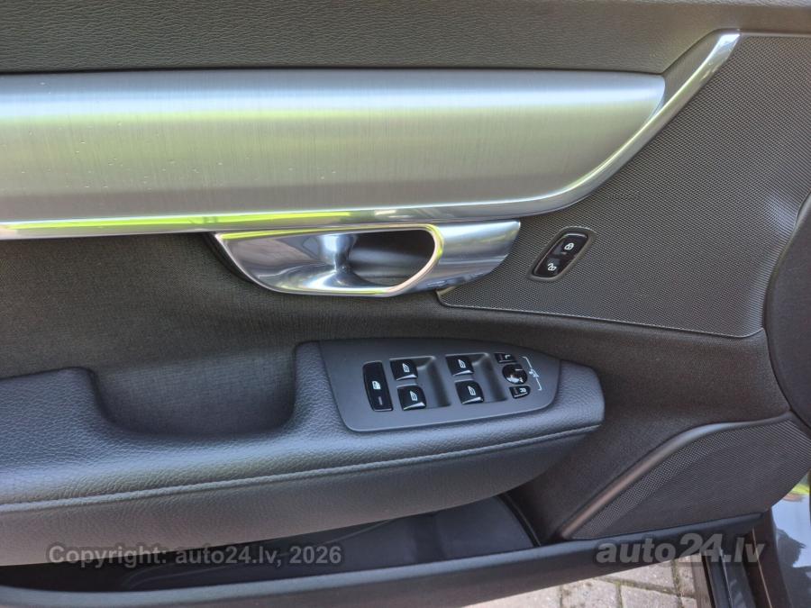 Grey Volvo V90 2018 in Tartu, with an engine capacity of 2.00 L and mileage of 157 thousand km for 15900 €, photo 7 on AUTOMOTO.COM.LV