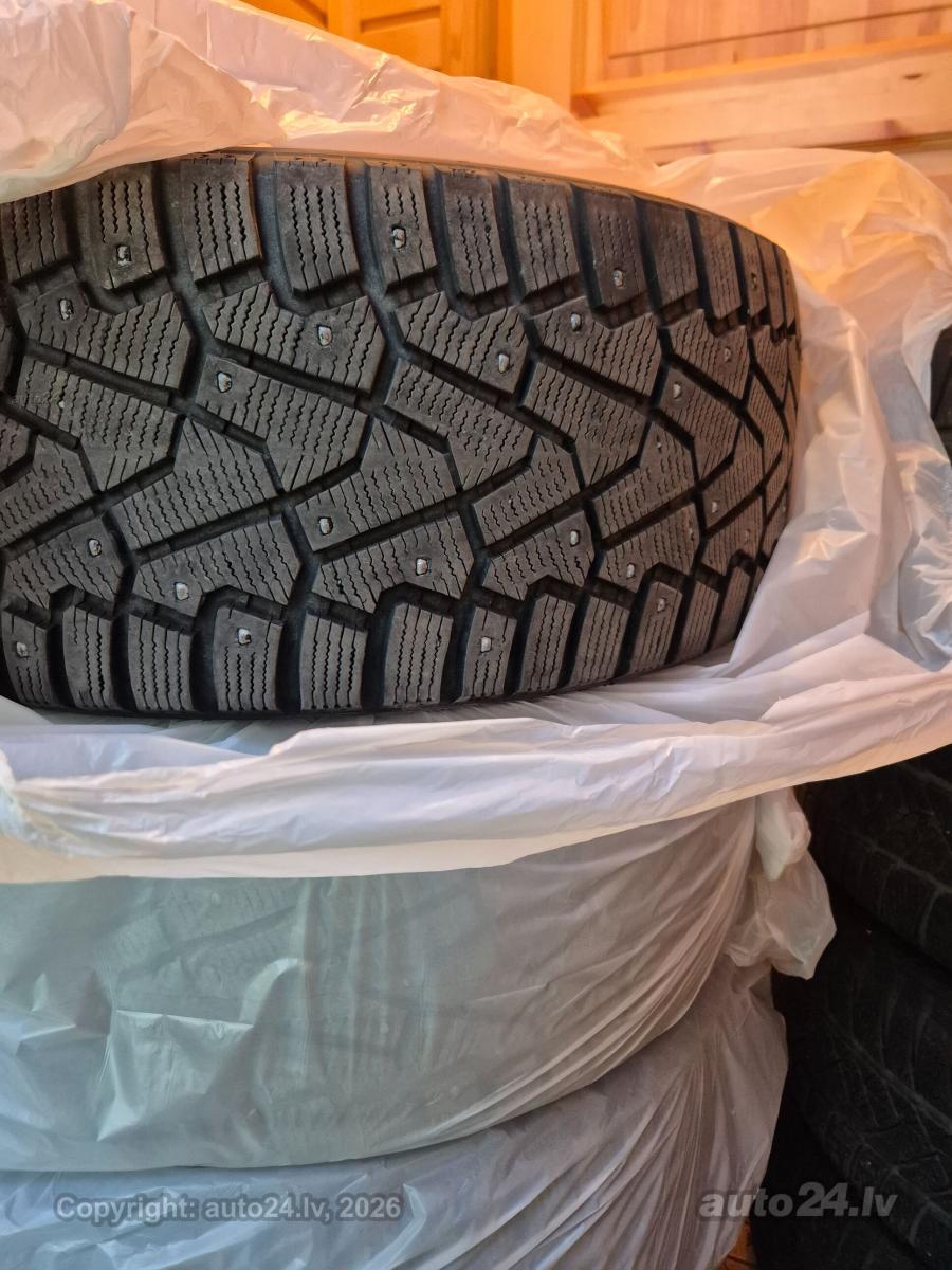 Grey Volvo V90 2018 in Tartu, with an engine capacity of 2.00 L and mileage of 157 thousand km for 15900 €, photo 13 on AUTOMOTO.COM.LV
