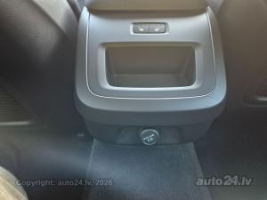 Grey Volvo V90 2018 in Tartu, with an engine capacity of 2.00 L and mileage of 157 thousand km for 15900 €, photo 30 on AUTOMOTO.COM.LV