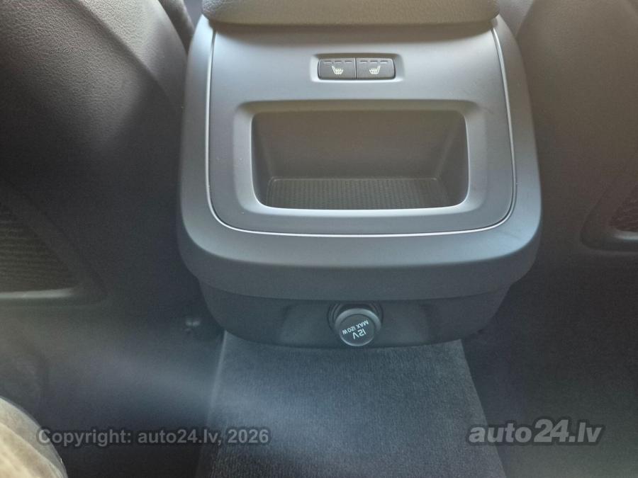 Grey Volvo V90 2018 in Tartu, with an engine capacity of 2.00 L and mileage of 157 thousand km for 15900 €, photo 30 on AUTOMOTO.COM.LV