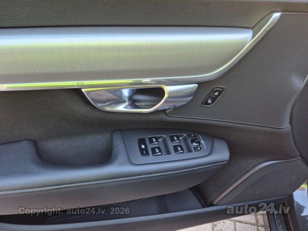 Grey Volvo V90 2018 in Tartu, with an engine capacity of 2.00 L and mileage of 157 thousand km for 15900 €, photo 7 on AUTOMOTO.COM.LV