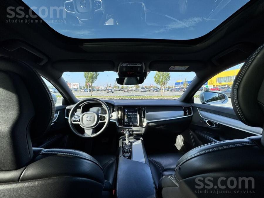 Pelēks Volvo V90 2018 Rīga, ar dzinēja tilpumu 2.00 L un nobraukumu 176 tūkst. km par 20500 €, foto 12 vietnē AUTOMOTO.COM.LV