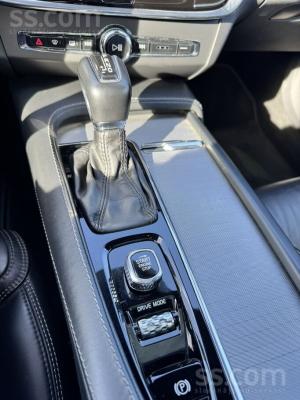 Pelēks Volvo V90 2018 Rīga, ar dzinēja tilpumu 2.00 L un nobraukumu 176 tūkst. km par 20500 €, foto 16 vietnē AUTOMOTO.COM.LV
