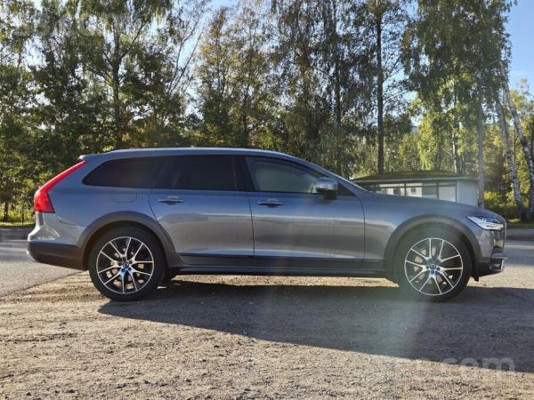 Pelēks Volvo V90 2018 Rīga, ar dzinēja tilpumu 2.00 L un nobraukumu 170 tūkst. km par 22000 €, foto 6 vietnē AUTOMOTO.COM.LV