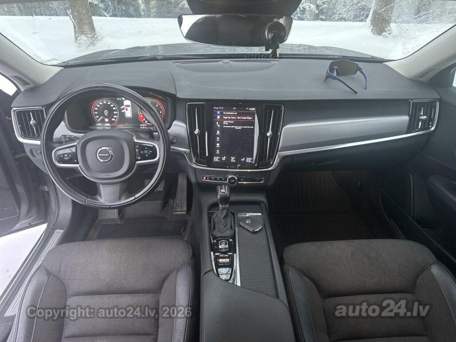 Pelēks Volvo V90 2019 Otepē, ar dzinēja tilpumu 2.00 L un nobraukumu 240 tūkst. km par 18000 €, foto 9 vietnē AUTOMOTO.COM.LV