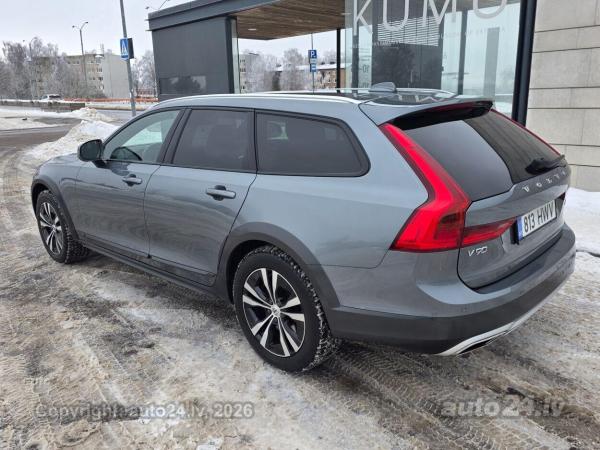 Grey Volvo V90 2019 in Tallinn, with an engine capacity of 2.00 L and mileage of 139 thousand km for 24990 €, photo 2 on AUTOMOTO.COM.LV