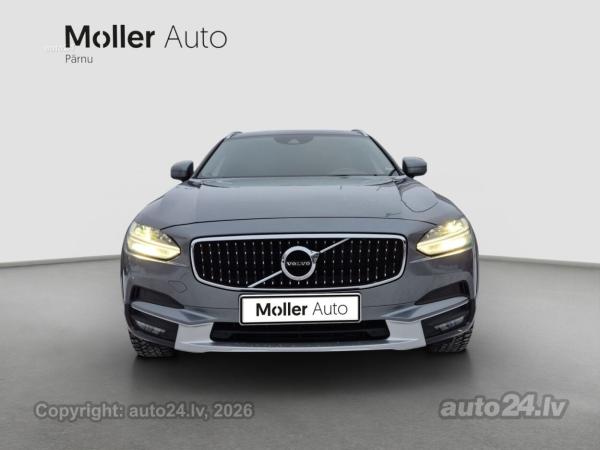 Grey Volvo V90 2019 in Parnu, with an engine capacity of 2.00 L and mileage of 139 thousand km for 25900 €, photo 3 on AUTOMOTO.COM.LV