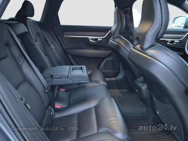 Grey Volvo V90 2019 in Parnu, with an engine capacity of 2.00 L and mileage of 139 thousand km for 25900 €, photo 8 on AUTOMOTO.COM.LV