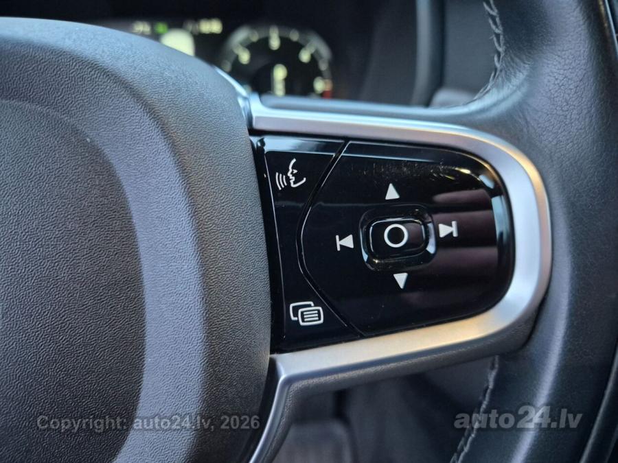 Grey Volvo V90 2019 in Parnu, with an engine capacity of 2.00 L and mileage of 139 thousand km for 25900 €, photo 17 on AUTOMOTO.COM.LV