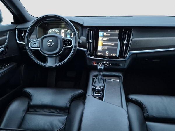 Grey Volvo V90 2019 in Parnu, with an engine capacity of 2.00 L and mileage of 139 thousand km for 25900 €, photo 7 on AUTOMOTO.COM.LV