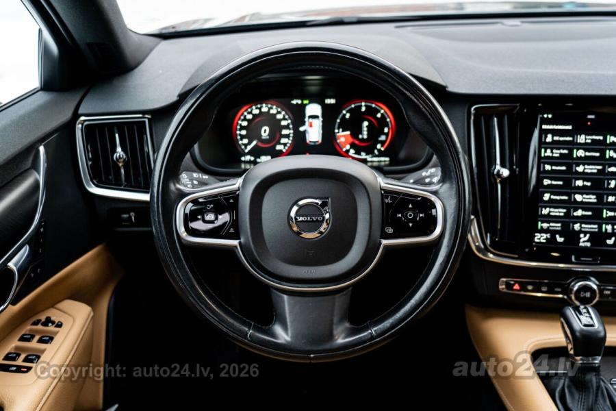 Pelēks Volvo V90 2019 Tallina, ar dzinēja tilpumu 2.00 L un nobraukumu 170 tūkst. km par 24900 €, foto 10 vietnē AUTOMOTO.COM.LV