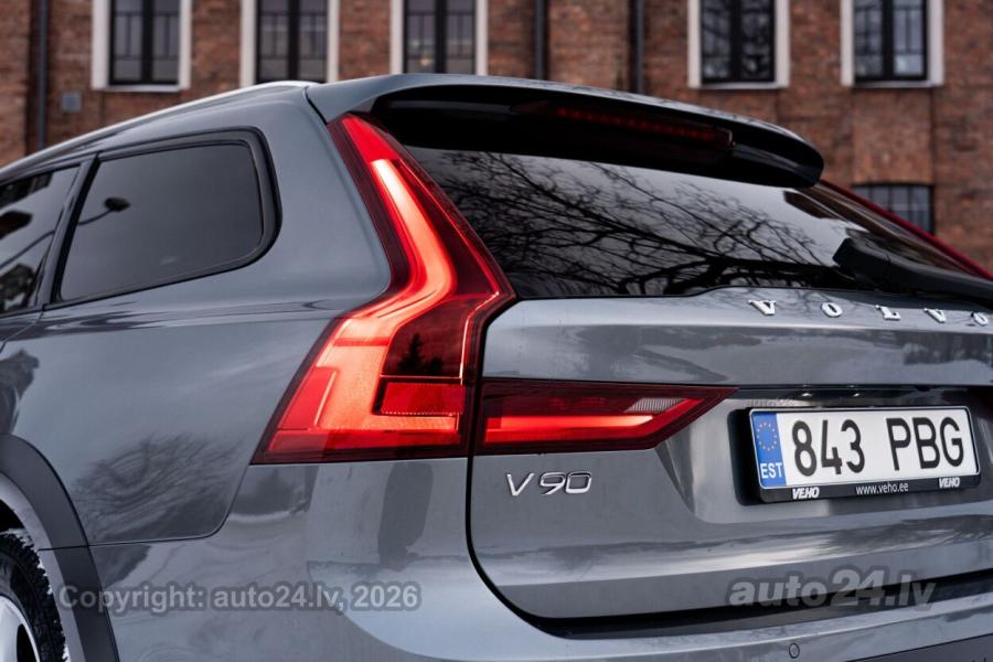 Pelēks Volvo V90 2019 Tallina, ar dzinēja tilpumu 2.00 L un nobraukumu 170 tūkst. km par 24900 €, foto 22 vietnē AUTOMOTO.COM.LV