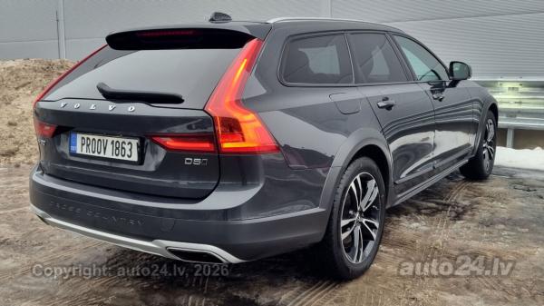 Pelēks Volvo V90 2019 Tallina, ar dzinēja tilpumu 2.00 L un nobraukumu 207 tūkst. km par 23890 €, foto 8 vietnē AUTOMOTO.COM.LV