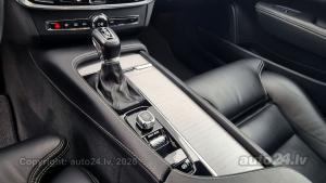 Grey Volvo V90 2019 in Tallinn, with an engine capacity of 2.00 L and mileage of 207 thousand km for 23890 €, photo 14 on AUTOMOTO.COM.LV