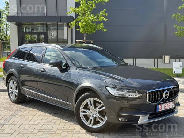 Grey Volvo V90 2019 in Riga, with an engine capacity of 2.00 L and mileage of 407 thousand km for 15999 €, photo 1 on AUTOMOTO.COM.LV