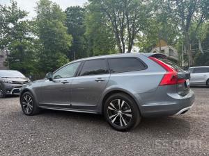 Grey Volvo V90 2019 in Riga, with an engine capacity of 2.00 L and mileage of 0 thousand km for 18170 €, photo 6 on AUTOMOTO.COM.LV