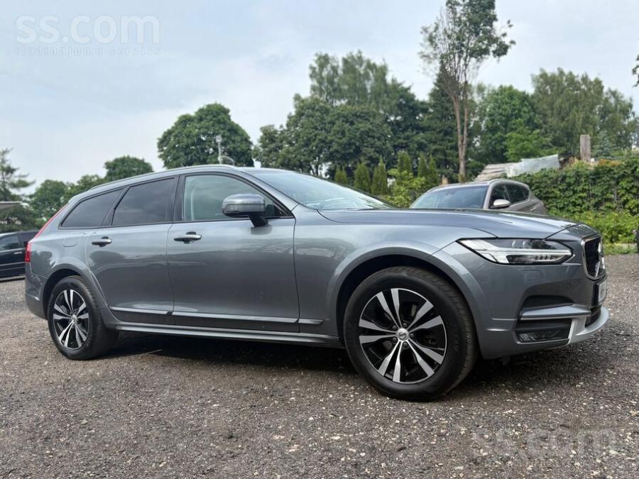 Grey Volvo V90 2019 in Riga, with an engine capacity of 2.00 L and mileage of 0 thousand km for 18170 €, photo 7 on AUTOMOTO.COM.LV