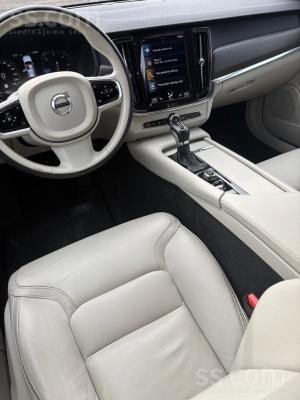 Grey Volvo V90 2019 in Riga, with an engine capacity of 2.00 L and mileage of 0 thousand km for 18170 €, photo 11 on AUTOMOTO.COM.LV