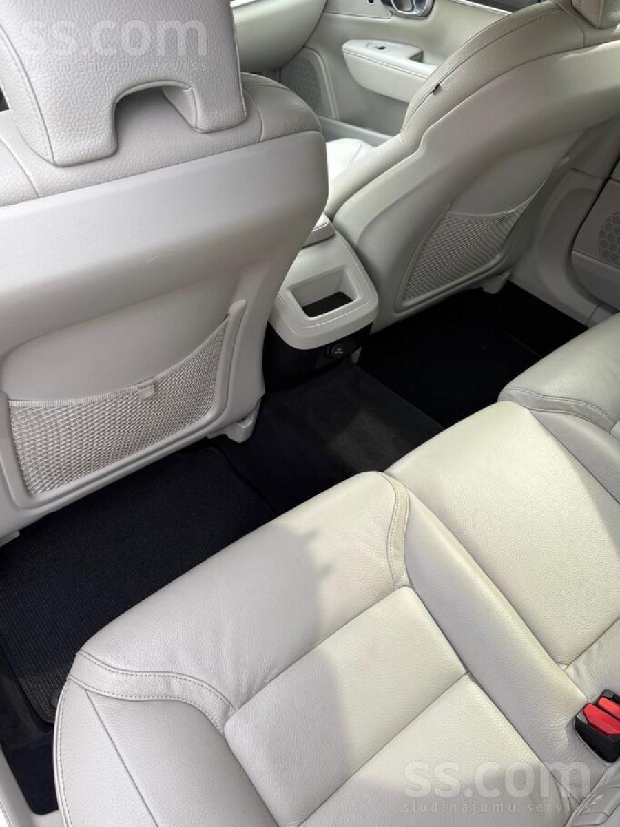 Grey Volvo V90 2019 in Riga, with an engine capacity of 2.00 L and mileage of 0 thousand km for 18170 €, photo 15 on AUTOMOTO.COM.LV
