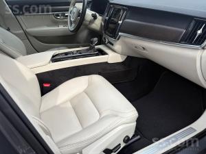 Grey Volvo V90 2019 in Riga, with an engine capacity of 2.00 L and mileage of 0 thousand km for 18170 €, photo 16 on AUTOMOTO.COM.LV