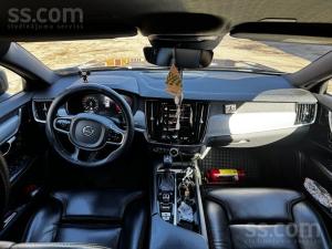 Grey Volvo V90 2019 in Riga, with an engine capacity of 2.00 L and mileage of 270 thousand km for 19800 €, photo 11 on AUTOMOTO.COM.LV