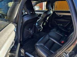 Grey Volvo V90 2019 in Riga, with an engine capacity of 2.00 L and mileage of 270 thousand km for 19800 €, photo 12 on AUTOMOTO.COM.LV